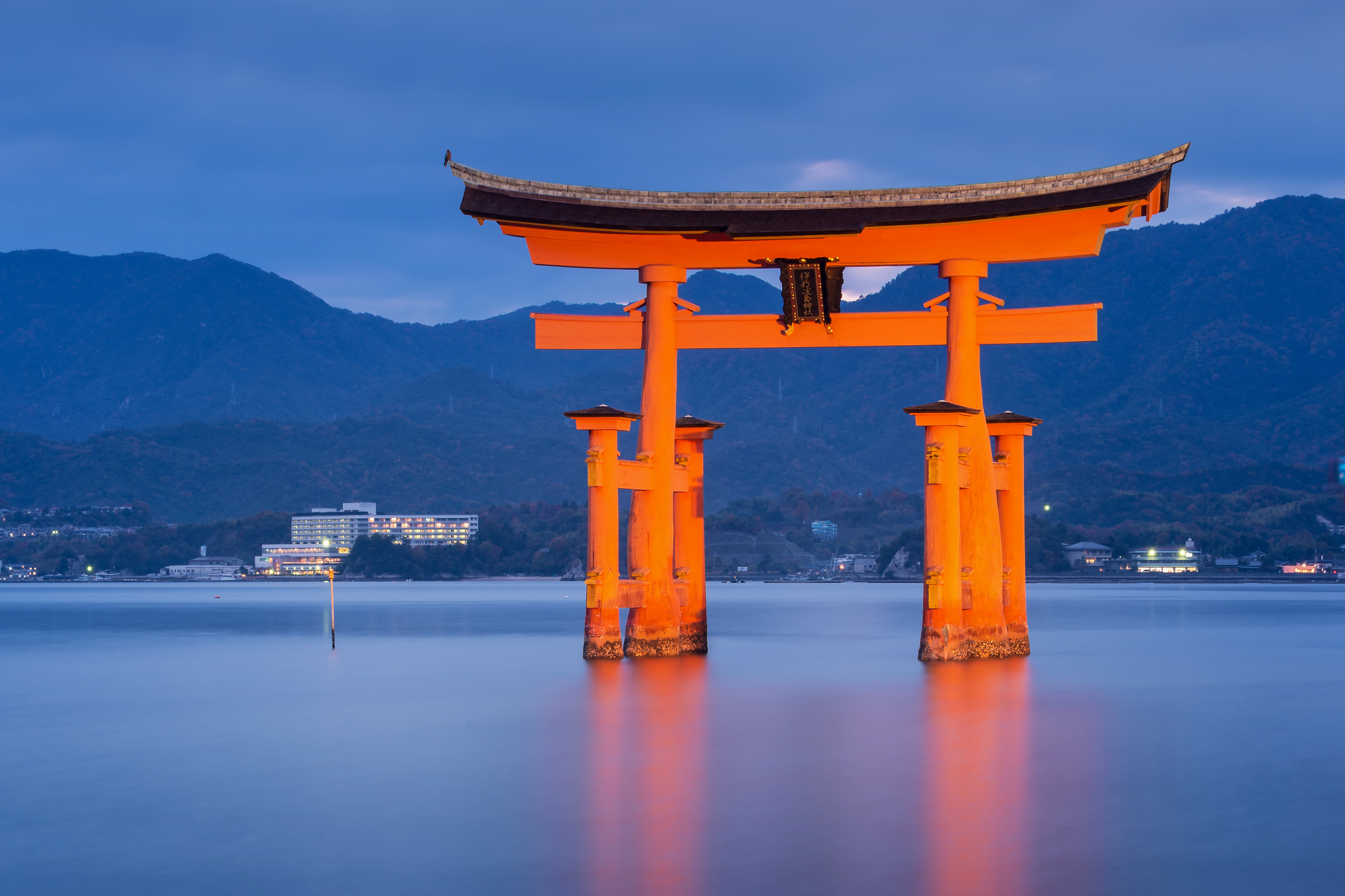 Great floating gate (O-Torii) on Miyajima island | エアトリ – トラベルコラム